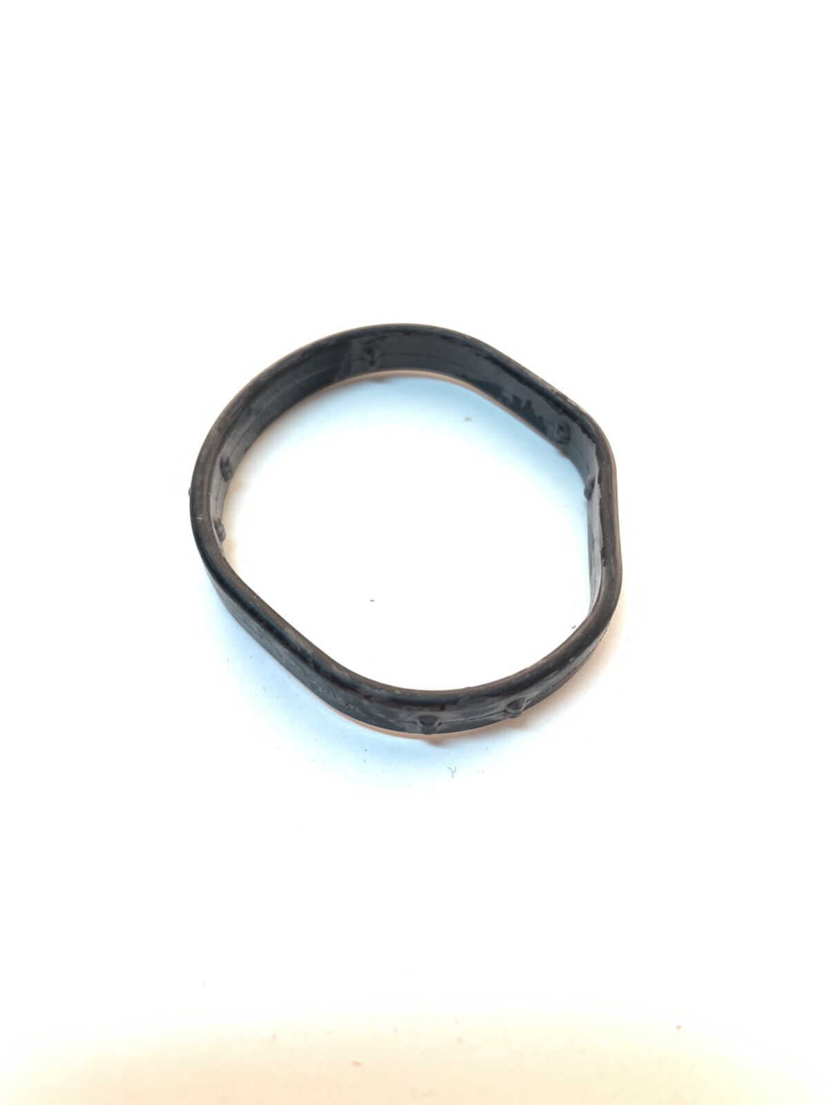 Уплотнение помпы в передней крышке на Ford: каталожный номер 1816352