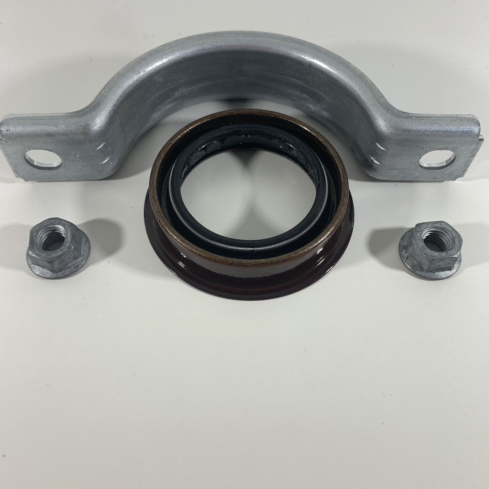 Купити Сальник півосі мкпп (парт номер - 1863642) на Ford